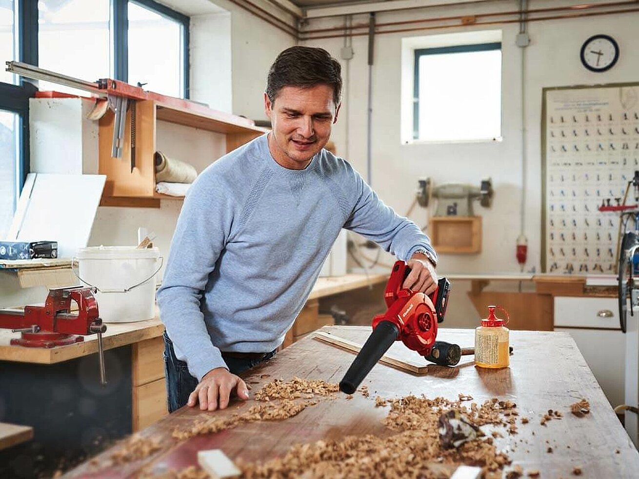 The cordless leaf blower from Einhell put to the test | einhell.com.ar